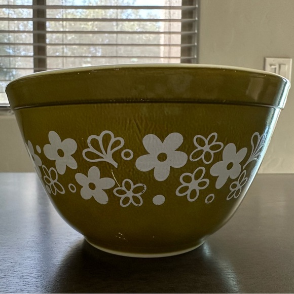 Pyrex | Dining | Vintage Pyrex 41 12 Pint Small Spring Blossom Green ...